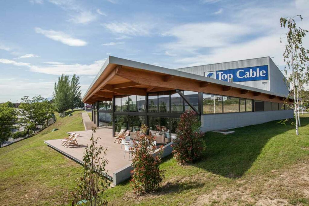 Nhà phân phối dây cáp Top Cable Việt Nam